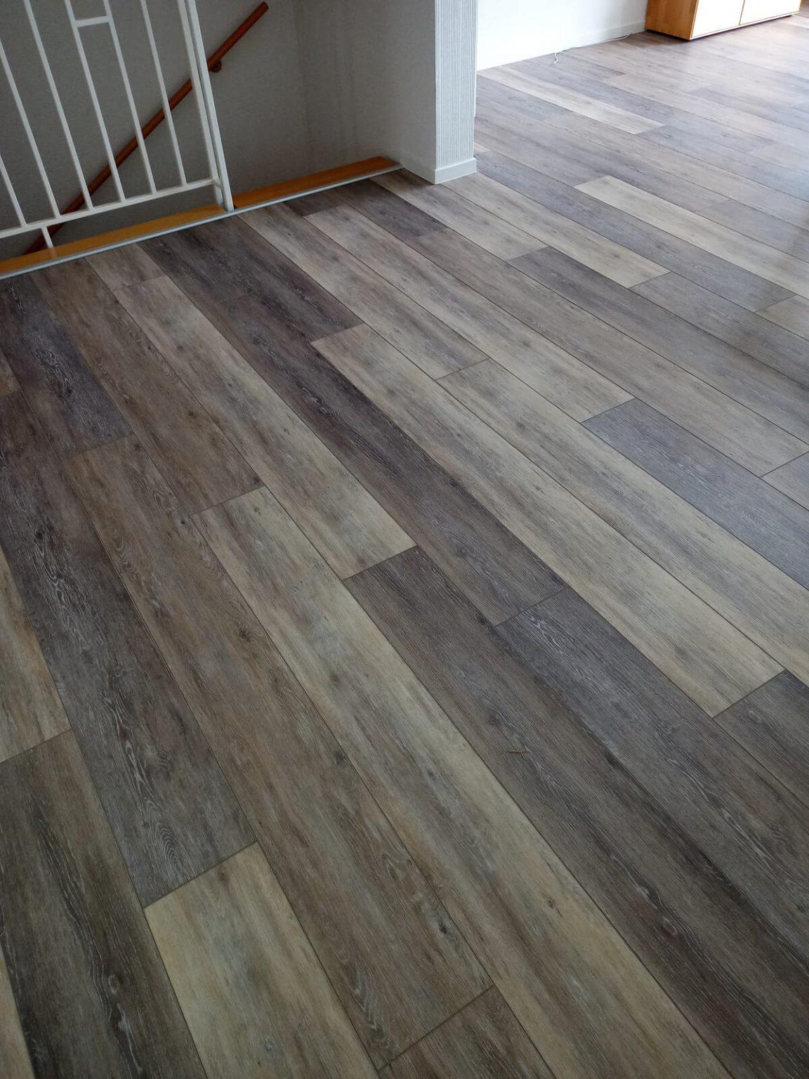 XXL-Click-Vinyl-Designbelag in Multi-Colour-Optik für Einfamilienhaus ...